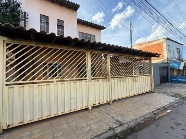 CASA SOBRADO COM 3 RESIDENCIAS RIACHO FUNDO 2 EXCELENTE RENDA