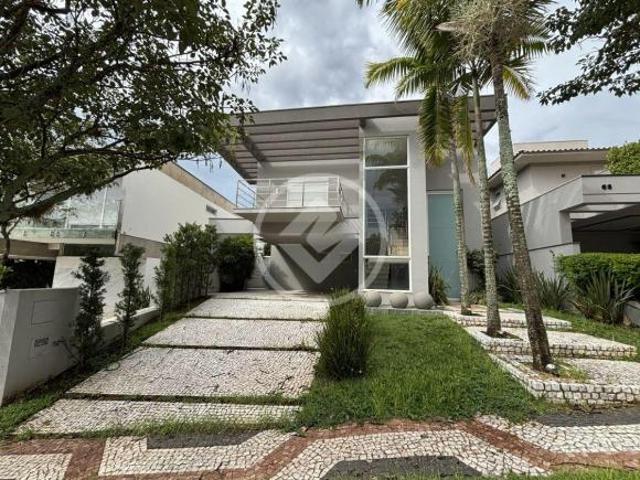 Casa sobrado com 420 m2 de área total e 320 m2,4 dorm/4 suítes, condomínio Sainte Helene, Sousas