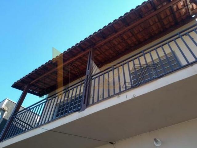 Casa sobrado com 4 aptos à venda no bairro Santa Cândida na cidade de Vinhedo SP