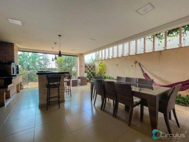 Casa sobrado com 4 dormitórios à venda, 195 m²