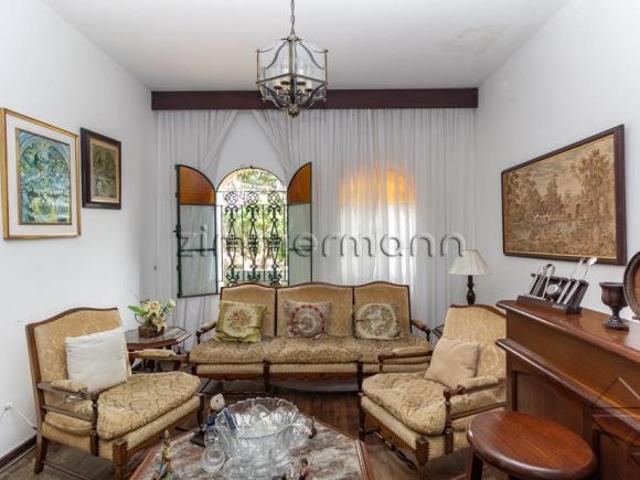 CASA SOBRADO COM 4 DORMITÓRIOS EM PERDIZES