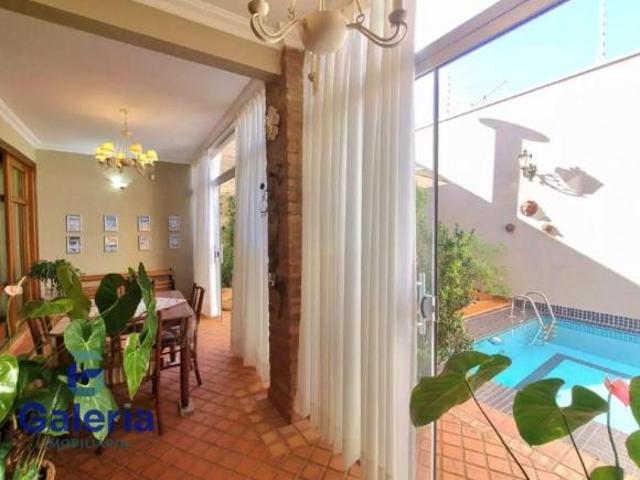 Casa sobrado com 4 suítes à venda, 260m² Jardim São Luiz
