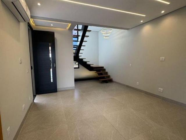 Casa sobrado com 4 suítes, Condomínio Villa Romana 2, pronta pra morar