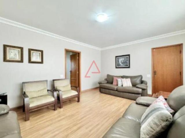 Casa Sobrado com 4 Quartos e 6 banheiros à Venda, 396 m² por R$ 2.400.000, Andrade, Londrina PR