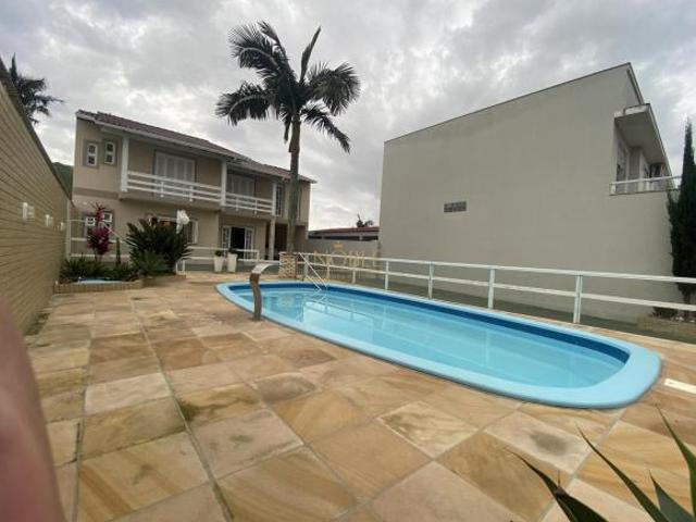Casa sobrado com 7 dormitórios, suas suítes, vagas de garagem, churrasqueira esp
