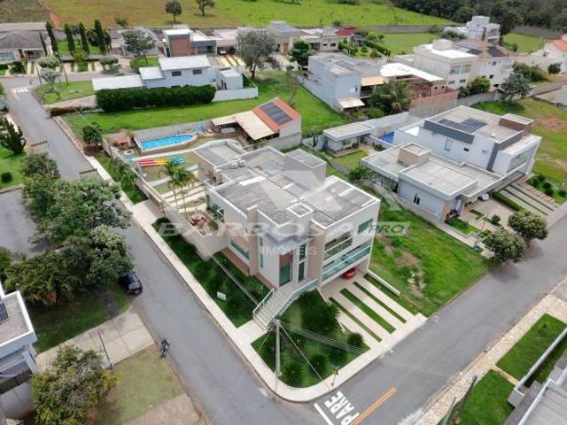 Casa sobrado com 7 suites á venda no Aldeias das termas Caldas Novas