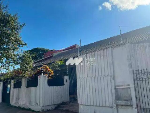 Casa / Sobrado Comercial para Locação em Maringá/PR Zona 04 4 Quartos
