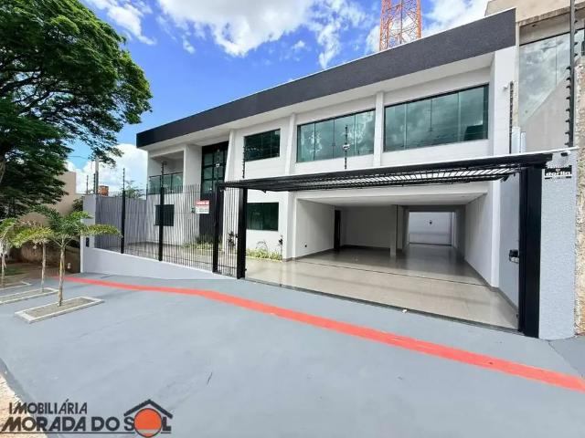 Casa / Sobrado Comercial para Locação em Maringá/PR Zona 06 4 Quartos