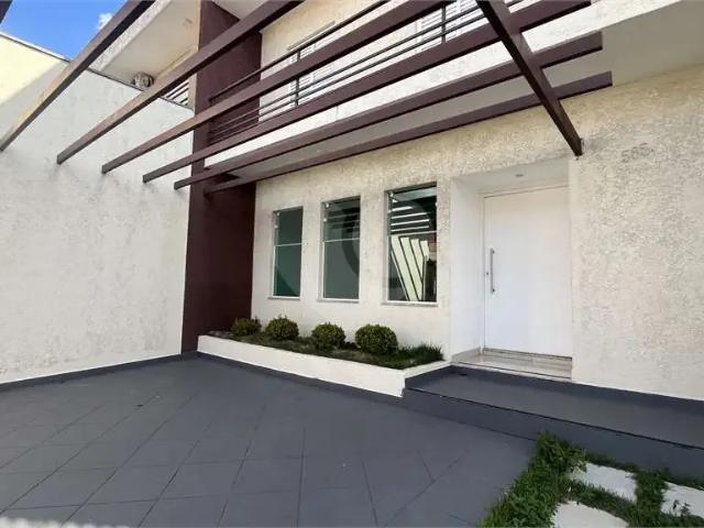 Casa / Sobrado Comercial para Locação em Atibaia/SP Centro 3 Quartos
