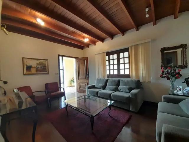 Casa / Sobrado Comercial para Locação em Agudos/SP Centro 4 Quartos