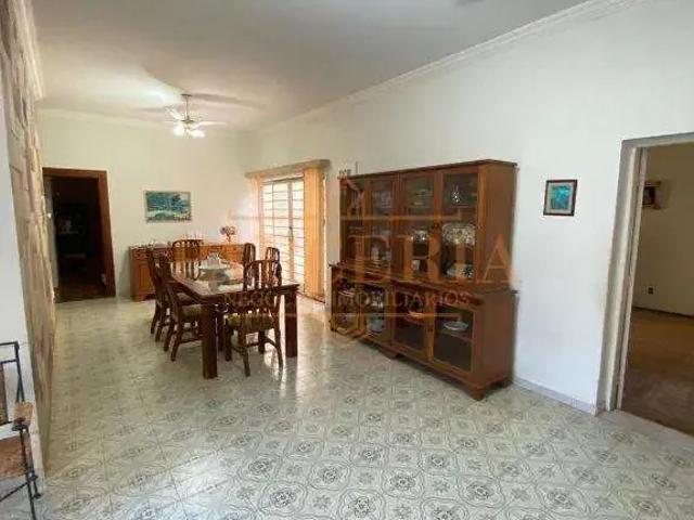 Casa / Sobrado Comercial para Locação em Araçatuba/SP Centro 5 Quartos