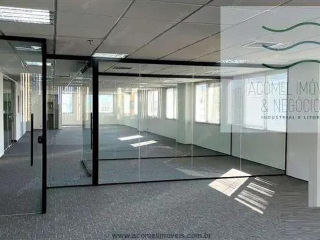 Casa / Sobrado Comercial para Locação em Barueri/SP Alphaville