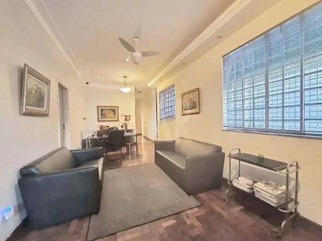 Casa / Sobrado Comercial para Locação em Belo Horizonte/MG Funcionários 3 Quartos