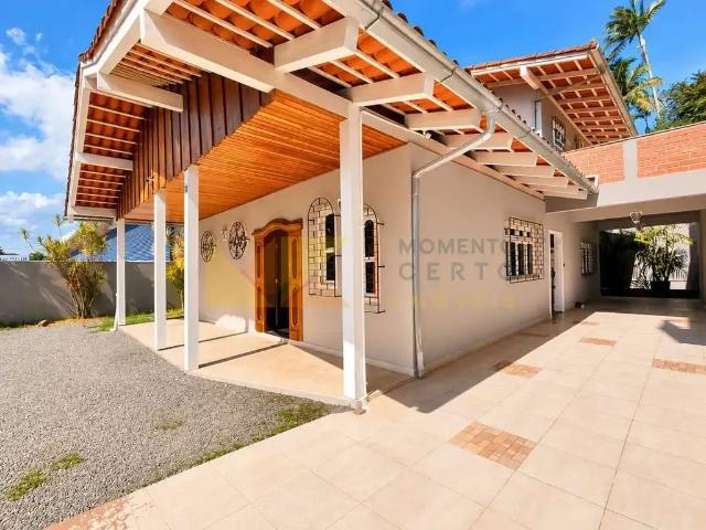 Casa / Sobrado Comercial para Locação em Blumenau/SC Itoupava Seca 4 Quartos
