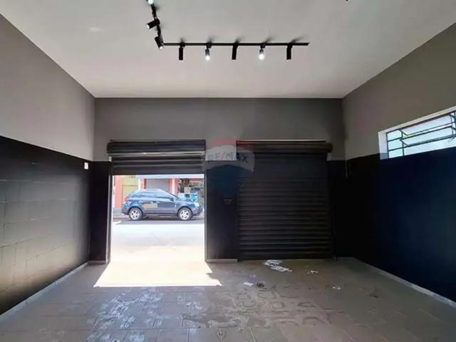 Casa / Sobrado Comercial para Locação em Botucatu/SP Centro 2 Quartos
