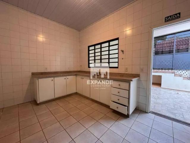 Casa / Sobrado Comercial para Locação em Botucatu/SP Centro 3 Quartos