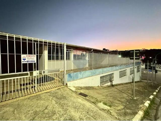 Casa / Sobrado Comercial para Locação em Bragança Paulista/SP Centro 4 Quartos