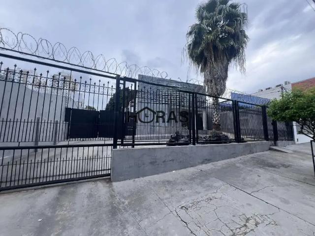 Casa / Sobrado Comercial para Locação em Cuiabá/MT Cidade Alta 3 Quartos