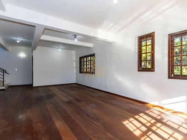 Casa / Sobrado Comercial para Locação em Curitiba/PR Cajuru