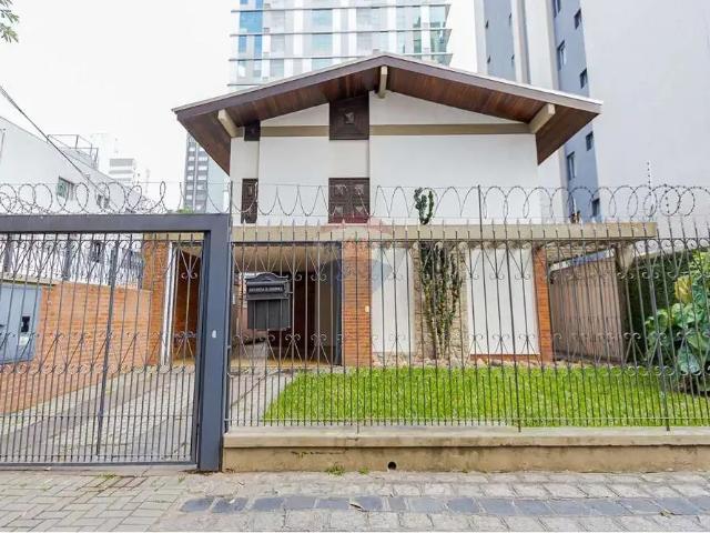 Casa / Sobrado Comercial para Locação em Curitiba/PR Centro 5 Quartos