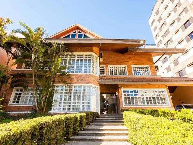 Casa / Sobrado Comercial para Locação em Curitiba/PR Alto da Glória