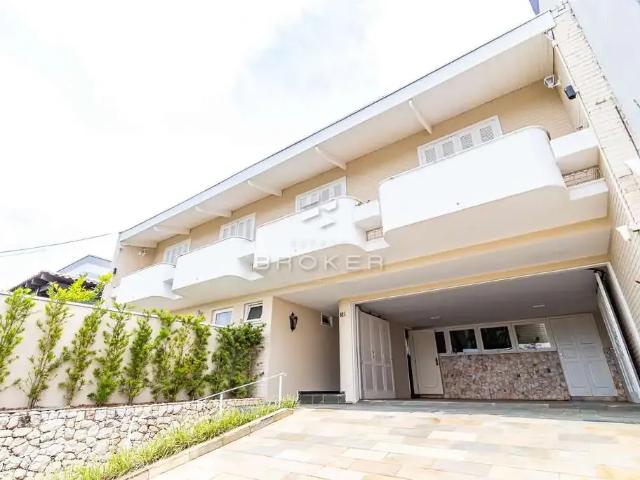 Casa / Sobrado Comercial para Locação em Curitiba/PR Bom Retiro 5 Quartos
