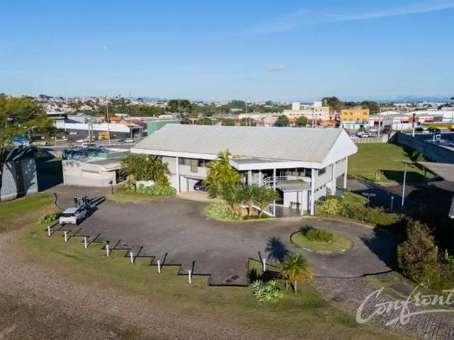 Casa / Sobrado Comercial para Locação em Curitiba/PR Bacacheri