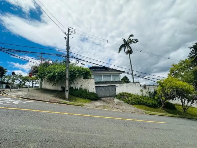 Casa / Sobrado Comercial para Locação em Curitiba/PR Mercês