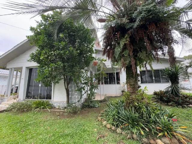 Casa / Sobrado Comercial para Locação em Curitiba/PR Portão 3 Quartos