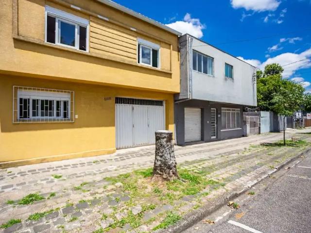 Casa / Sobrado Comercial para Locação em Curitiba/PR Rebouças 4 Quartos