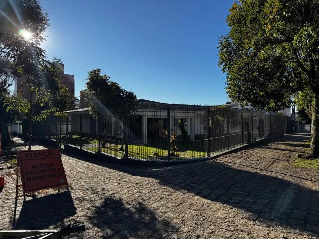 Casa / Sobrado Comercial para Locação em Curitiba/PR Vila Izabel