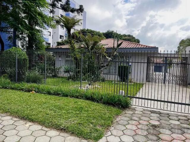 Casa / Sobrado Comercial para Locação em Curitiba/PR Vila Izabel 5 Quartos