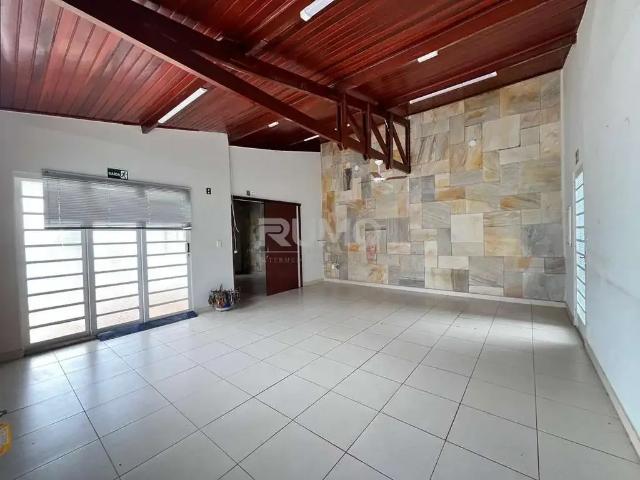 Casa / Sobrado Comercial para Locação em Campinas/SP Parque São Quirino 5 Quartos