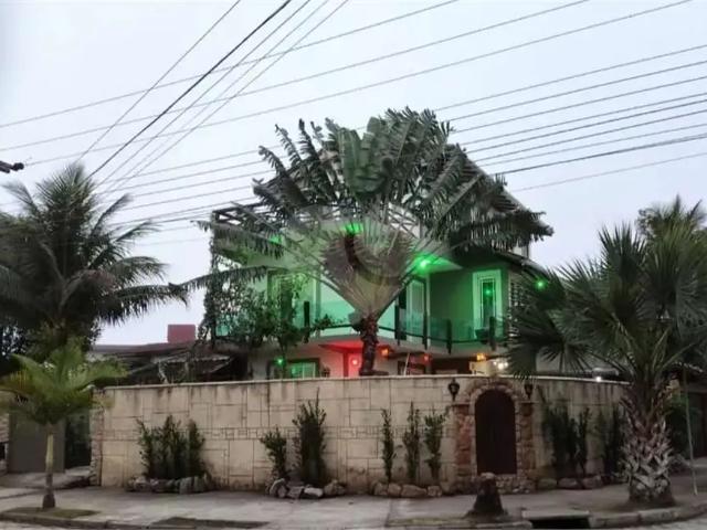 Casa / Sobrado Comercial para Locação em Caraguatatuba/SP Pontal de Santa Marina 4 Quartos