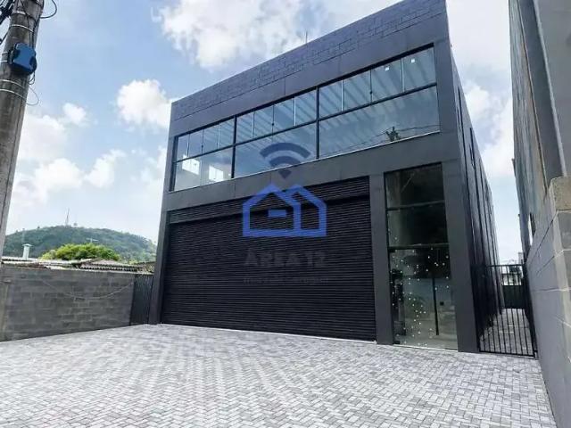 Casa / Sobrado Comercial para Locação em Caraguatatuba/SP Sumaré