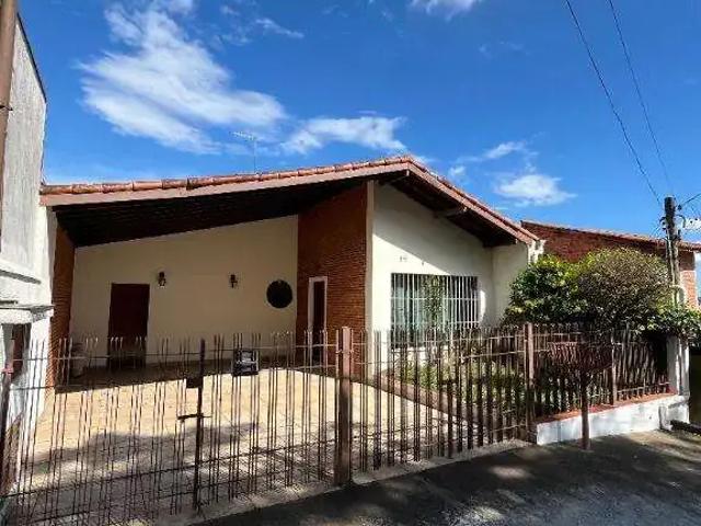 Casa / Sobrado Comercial para Locação em Cotia/SP Centro 3 Quartos