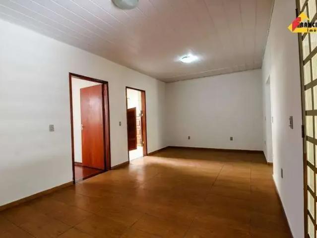 Casa / Sobrado Comercial para Locação em Divinópolis/MG Centro 3 Quartos