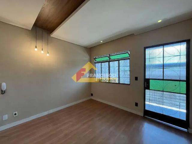 Casa / Sobrado Comercial para Locação em Divinópolis/MG Centro 5 Quartos