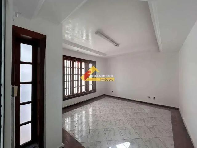 Casa / Sobrado Comercial para Locação em Divinópolis/MG Sidil 7 Quartos