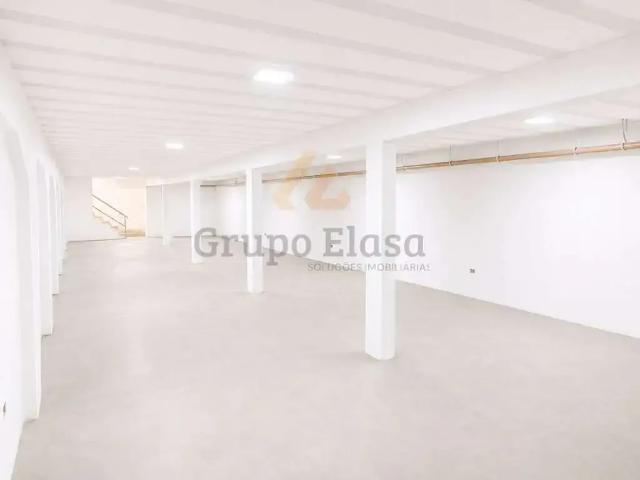 Casa / Sobrado Comercial para Locação em Embu das Artes/SP Jardim Santa Tereza