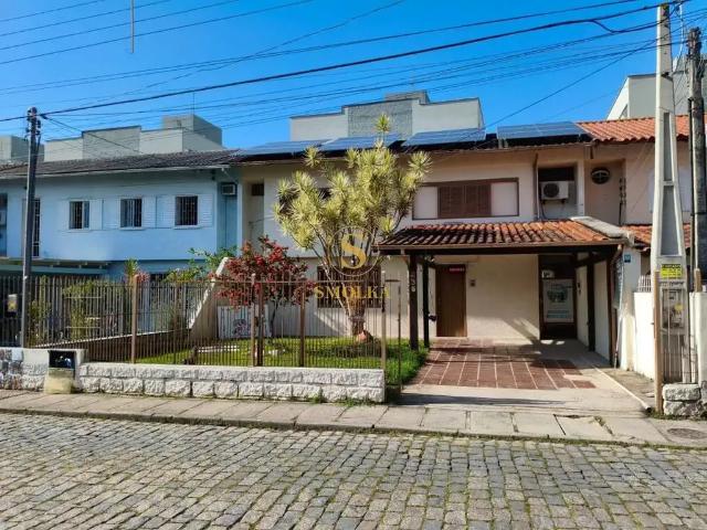 Casa / Sobrado Comercial para Locação em Florianópolis/SC Trindade 2 Quartos