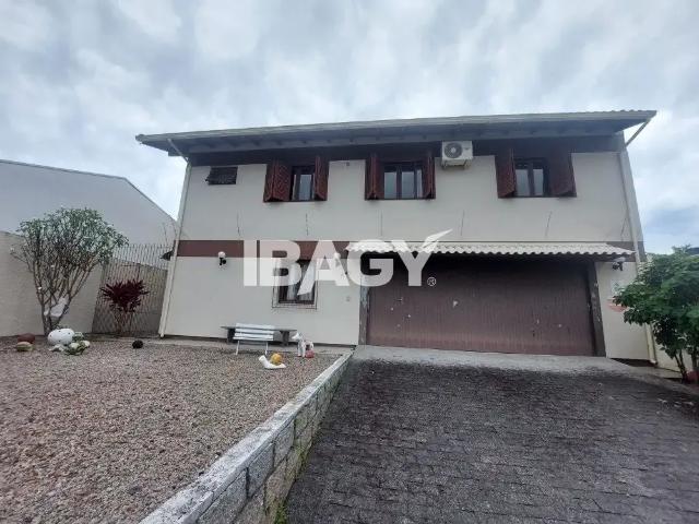 Casa / Sobrado Comercial para Locação em Florianópolis/SC Córrego Grande 5 Quartos