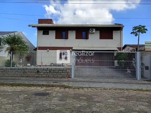 Casa / Sobrado Comercial para Locação em Florianópolis/SC Córrego Grande