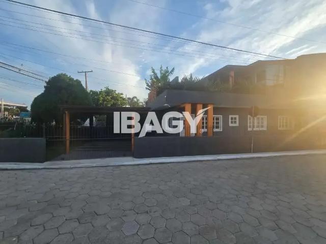 Casa / Sobrado Comercial para Locação em Florianópolis/SC Rio Tavares 2 Quartos