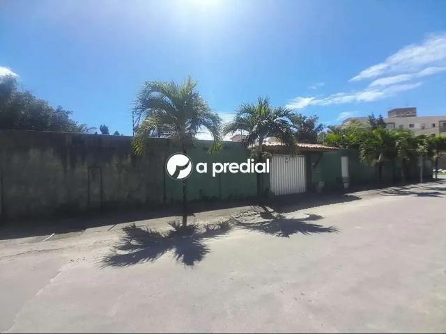 Casa / Sobrado Comercial para Locação em Fortaleza/CE Messejana 3 Quartos