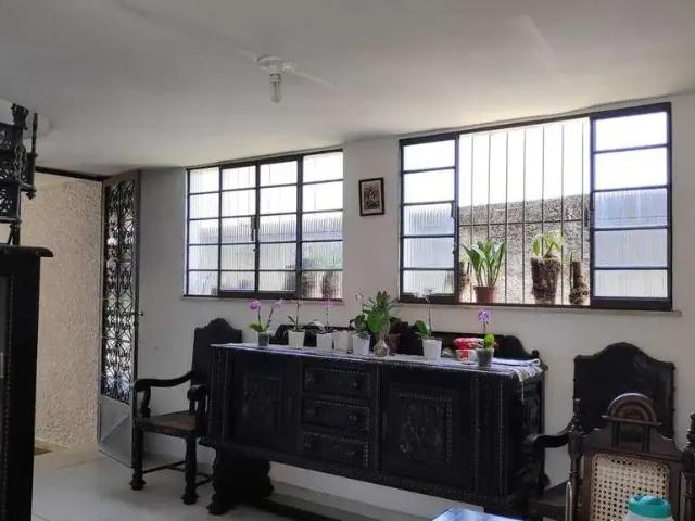 Casa / Sobrado Comercial para Locação em Itaboraí/RJ Centro 4 Quartos