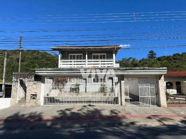 Casa / Sobrado Comercial para Locação em Itajaí/SC Espinheiros 15 Quartos