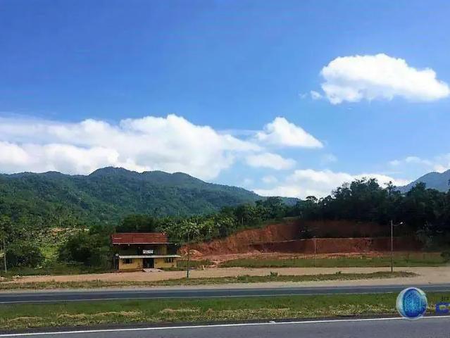 Casa / Sobrado Comercial para Locação em Juquiá/SP Centro