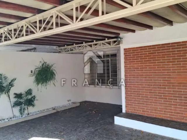 Casa / Sobrado Comercial para Locação em Jacareí/SP Jardim Marister 4 Quartos