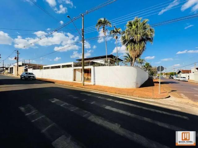 Casa / Sobrado Comercial para Locação em Jardinópolis/SP Centro 4 Quartos